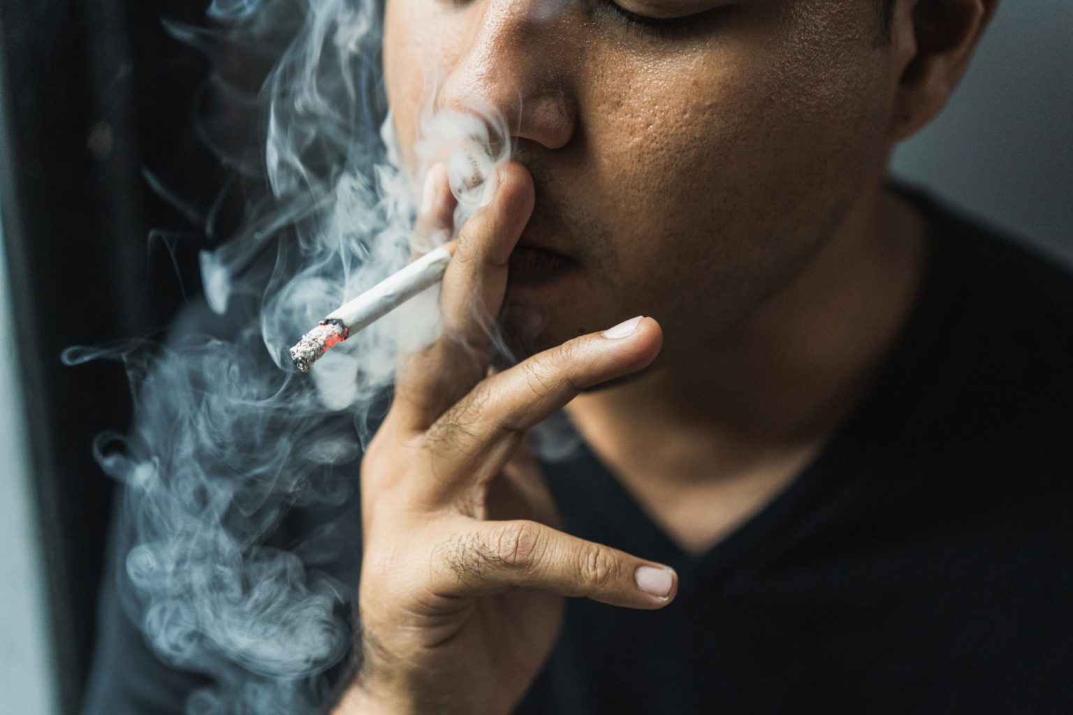 Psychology of Smoking: How the brain thinks it needs to smoke ...